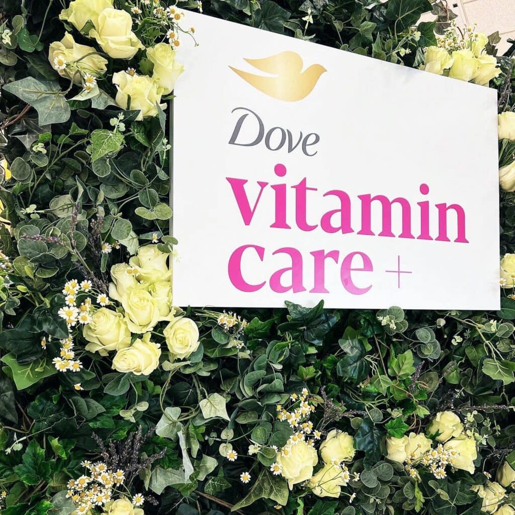 Flower Walls: Transform Retail Spaces & Boost Engagement